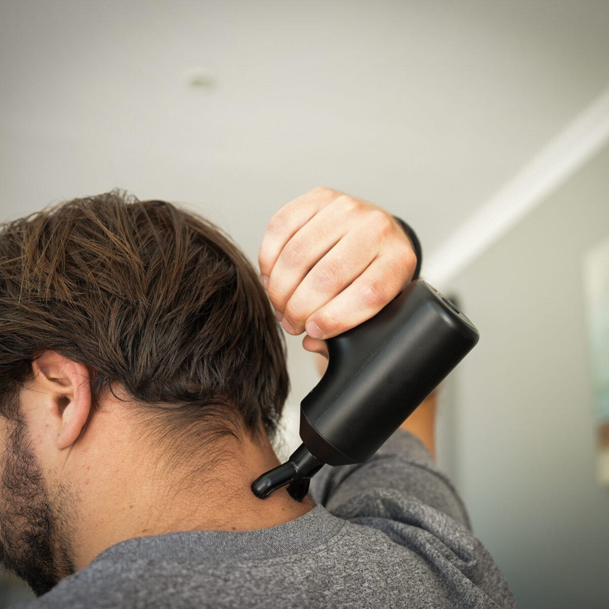 Lightweight Cordless Mini Massage Gun - Wahl UK