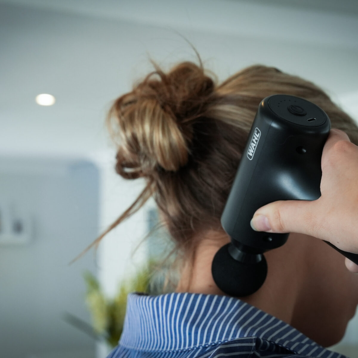 Lightweight Cordless Mini Massage Gun - Wahl UK